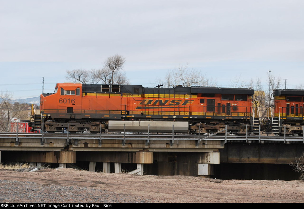 BNSF 6016